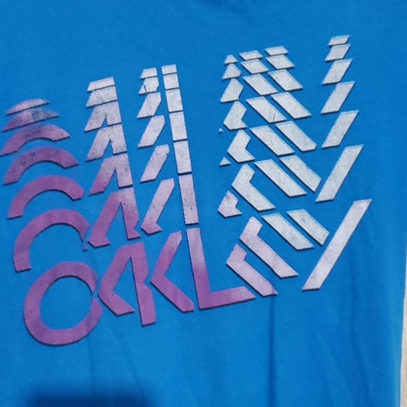 Oakley | Shirts | Oakley Graphic Tshirt | Poshmark